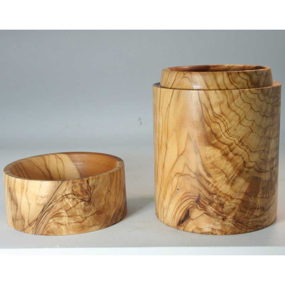 Olive wood lidded box - Giannis Olive Wood Products Corfu