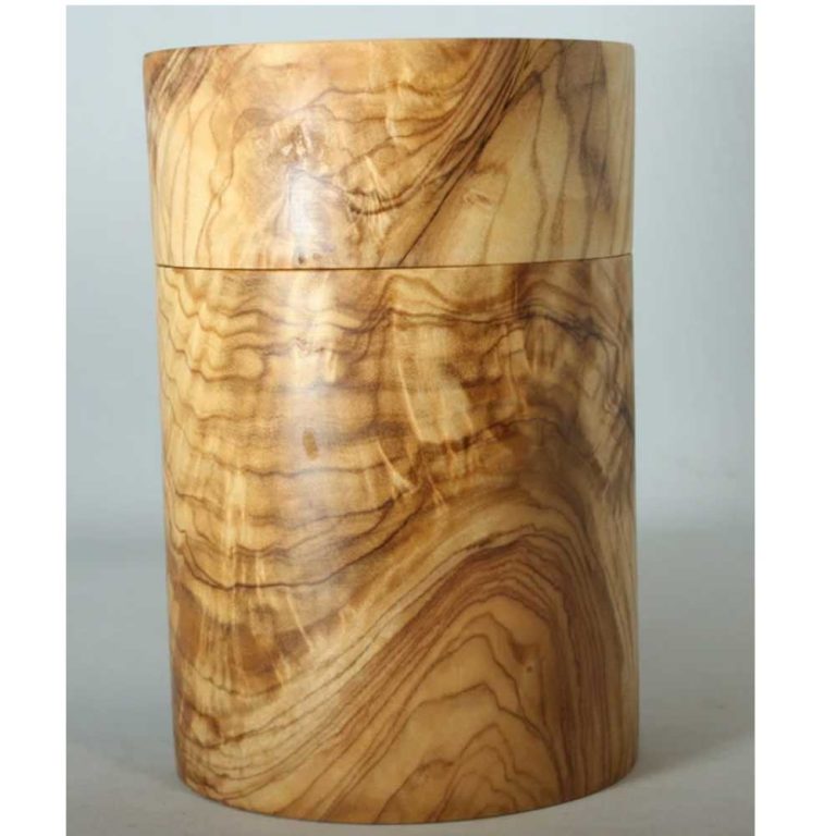 Olive wood lidded box - Giannis Olive Wood Products Corfu